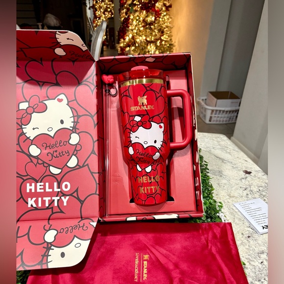 Stanley | Other | Hello Kitty Stanley 4 Oz | Poshmark